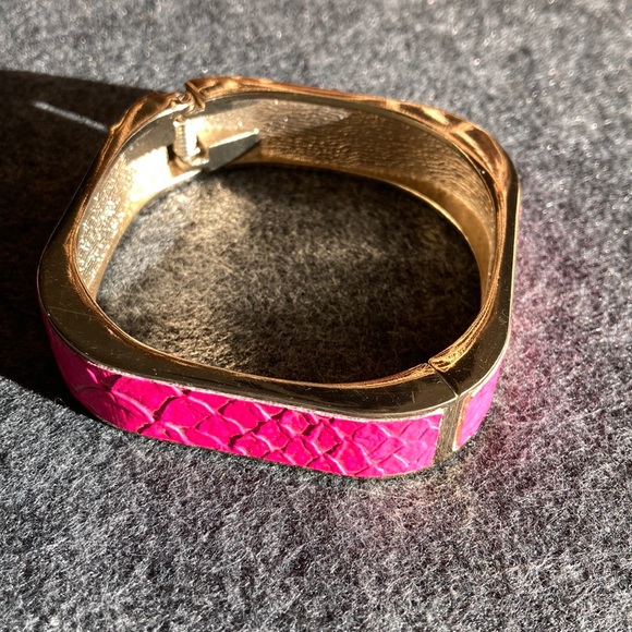 Jewelry | Nwot Pink Snake Skin Squeeze Hinge Bracelet | Poshmark